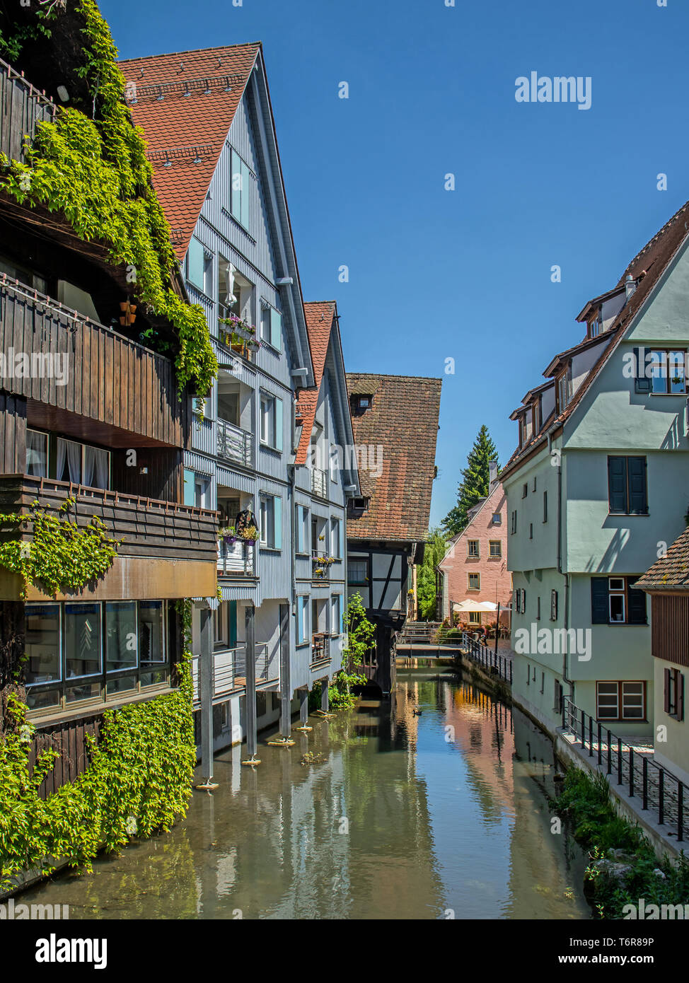 Fischerviertel blau -Fotos und -Bildmaterial in hoher Auflösung – Alamy