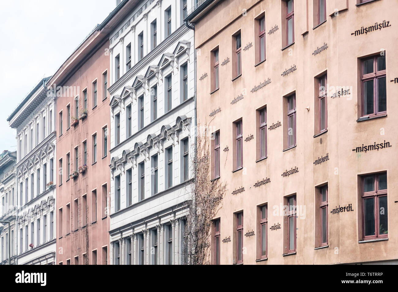 Berlin germany old building facades -Fotos und -Bildmaterial in hoher ...