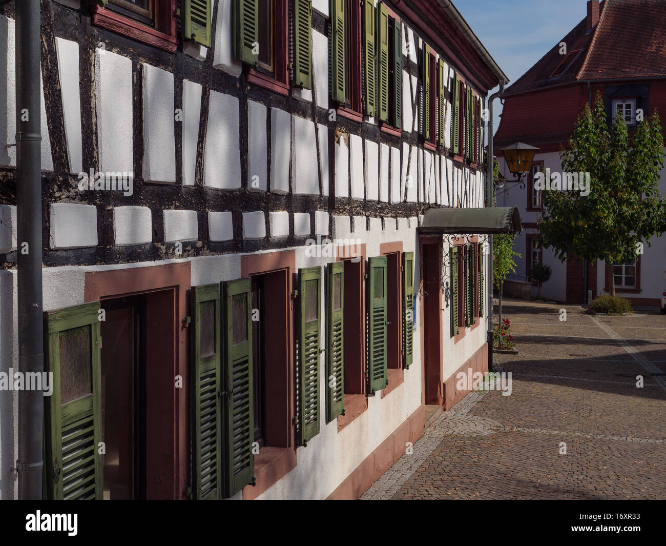 Fenster haus fachwerk -Fotos und -Bildmaterial in hoher Auflösung – Alamy