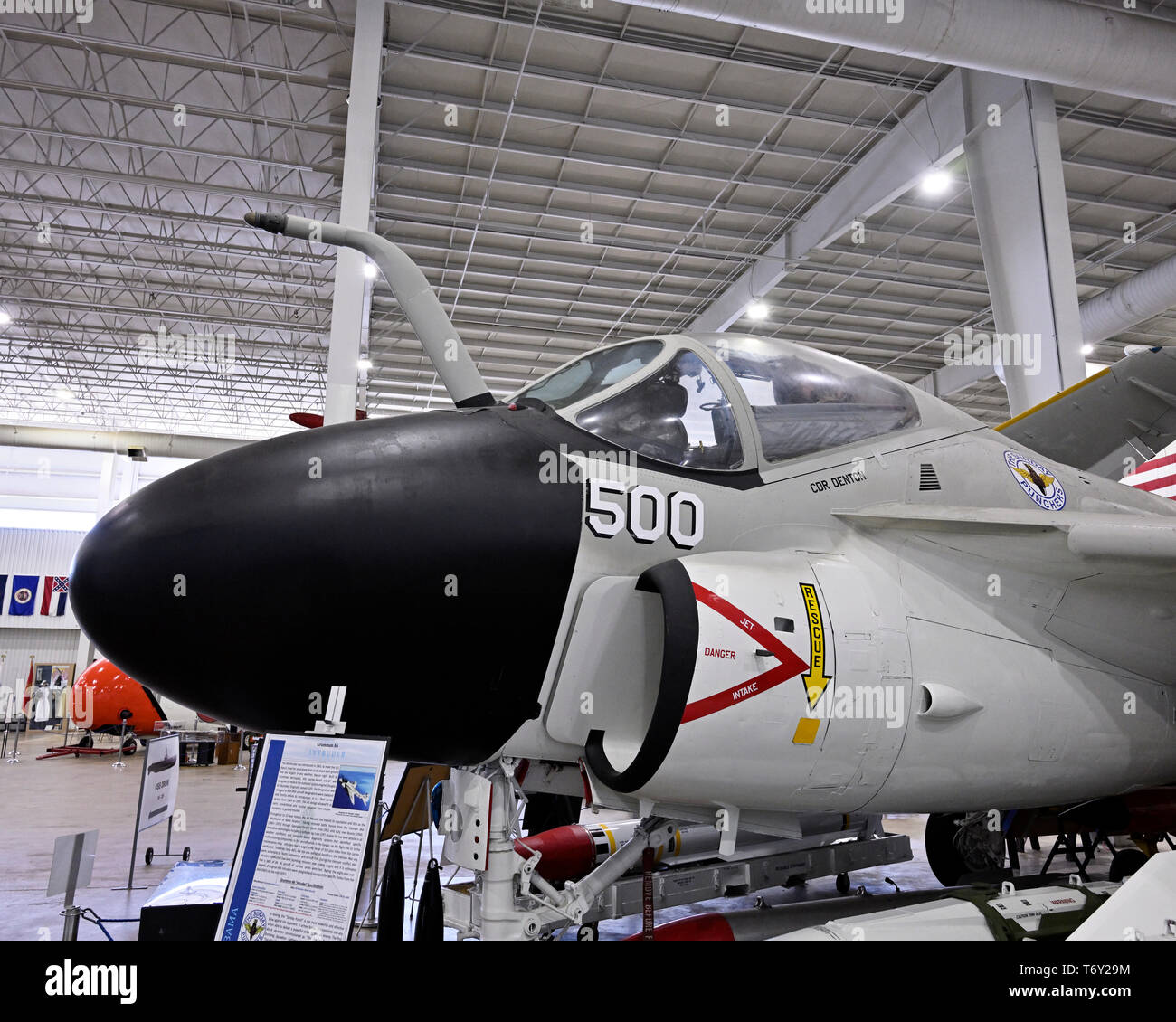 Grumman a6 intruder -Fotos und -Bildmaterial in hoher Auflösung – Alamy