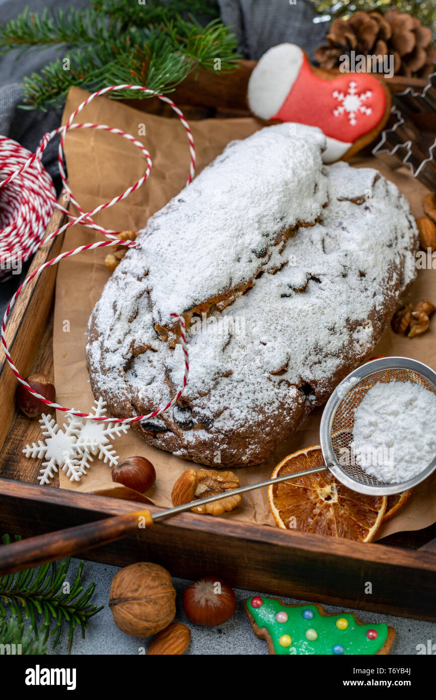 Weihnachtliche Geback Garnitur