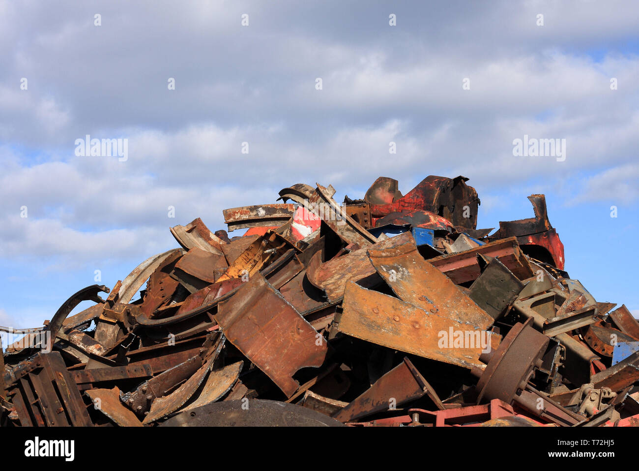 Metal scrap metal -Fotos und -Bildmaterial in hoher Auflösung – Alamy