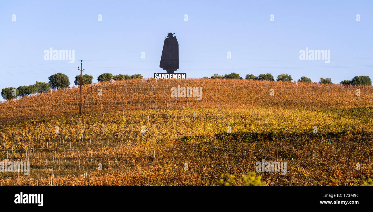 Sandeman logo -Fotos und -Bildmaterial in hoher Auflösung – Alamy