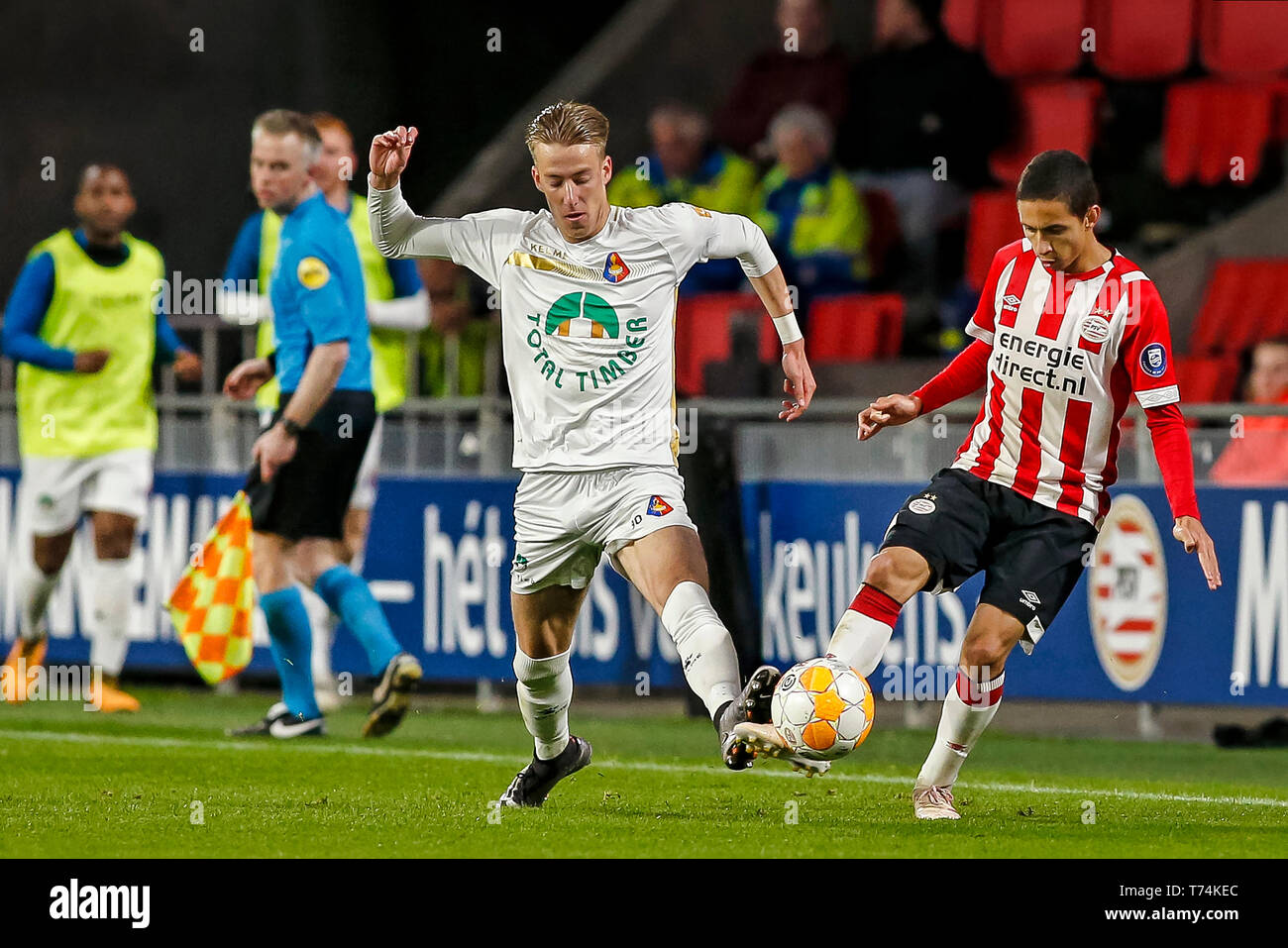 Fußball telstar eindhoven -Fotos und -Bildmaterial in hoher Auflösung ...