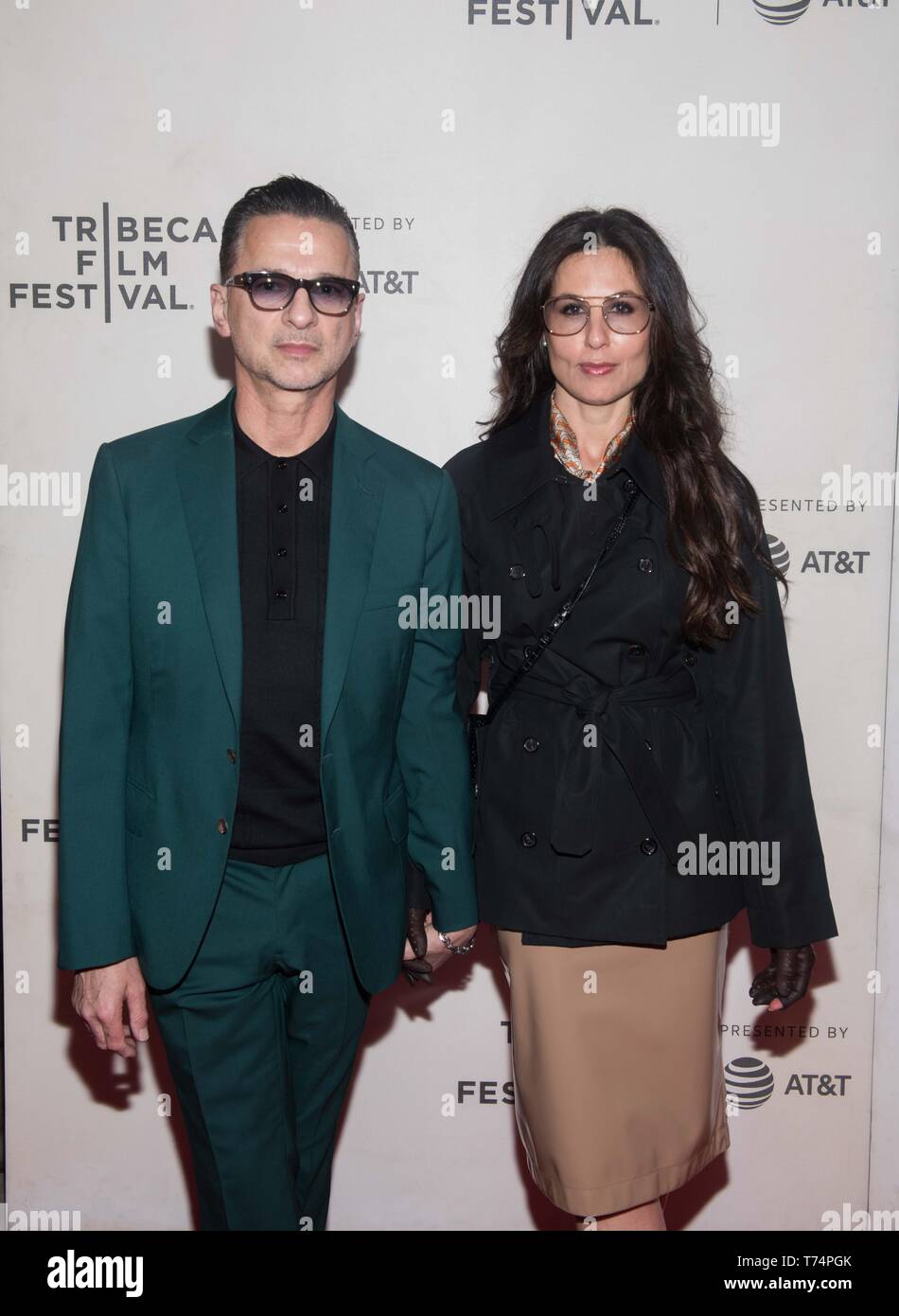 Dave gahan and jennifer gahan -Fotos und -Bildmaterial in hoher ...