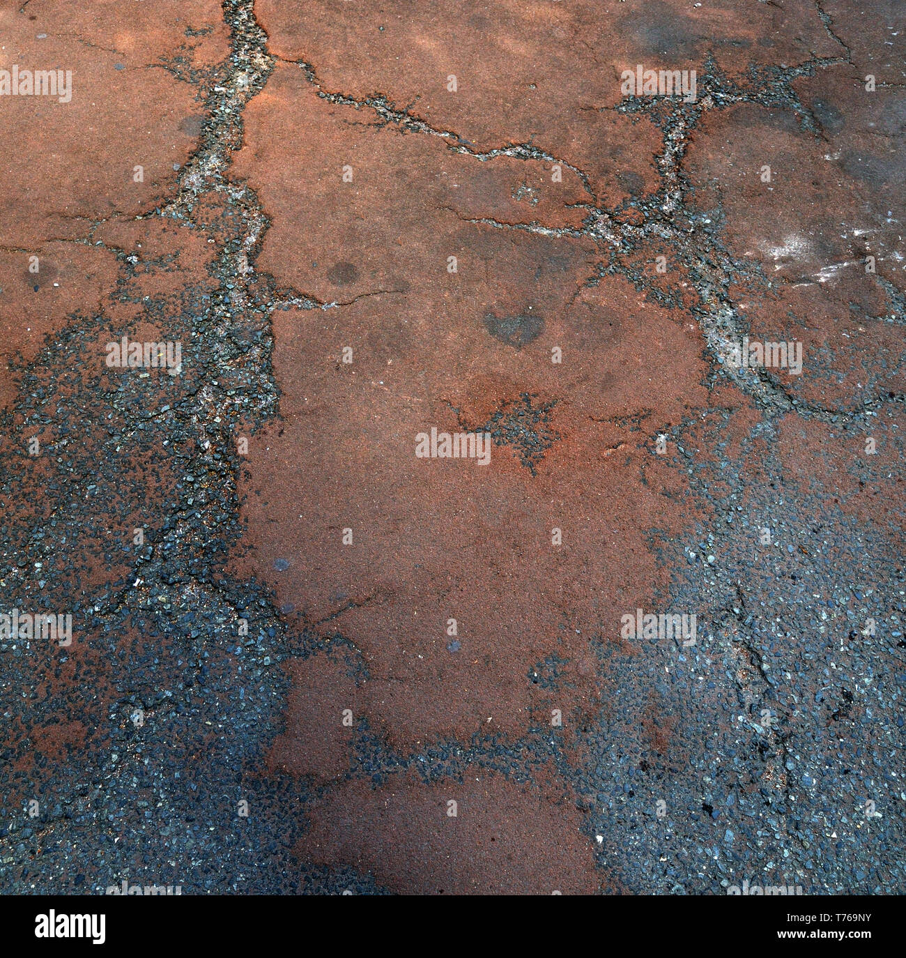 Risse pflaster -Fotos und -Bildmaterial in hoher Auflösung – Alamy