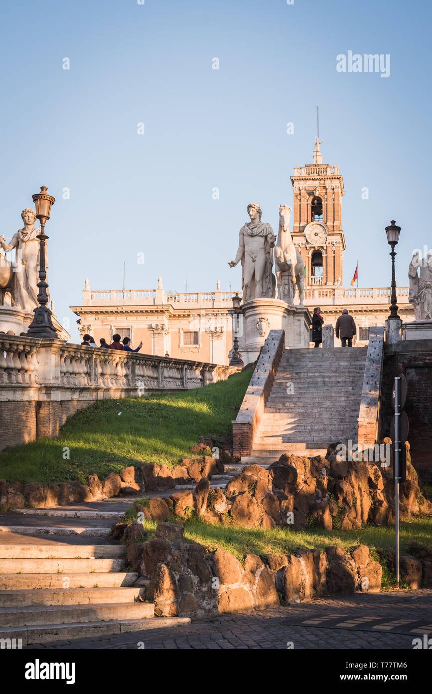 Statue von marc aurel -Fotos und -Bildmaterial in hoher Auflösung – Alamy