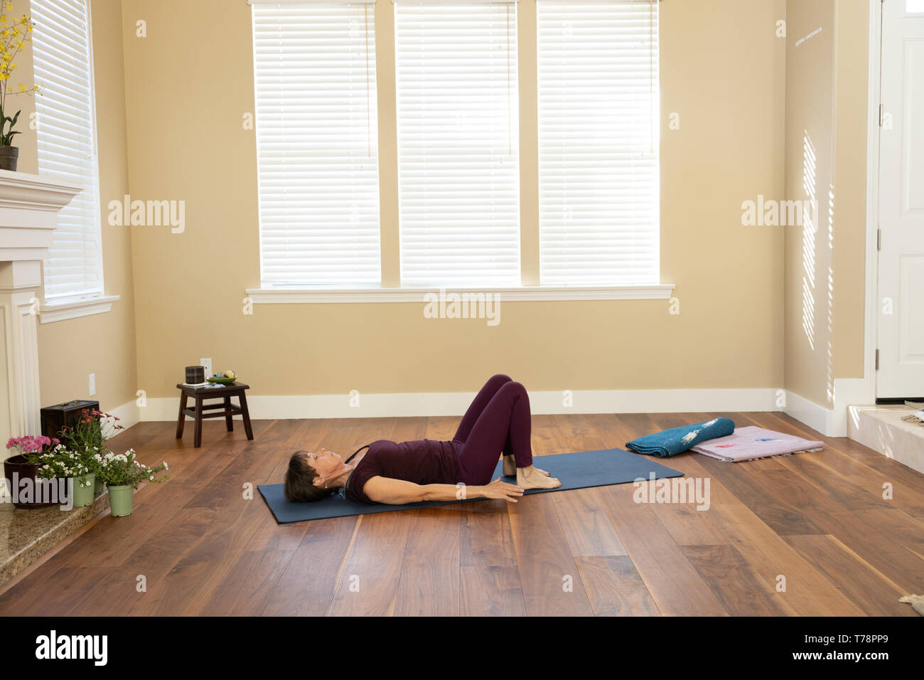 On their knees -Fotos und -Bildmaterial in hoher Auflösung – Alamy