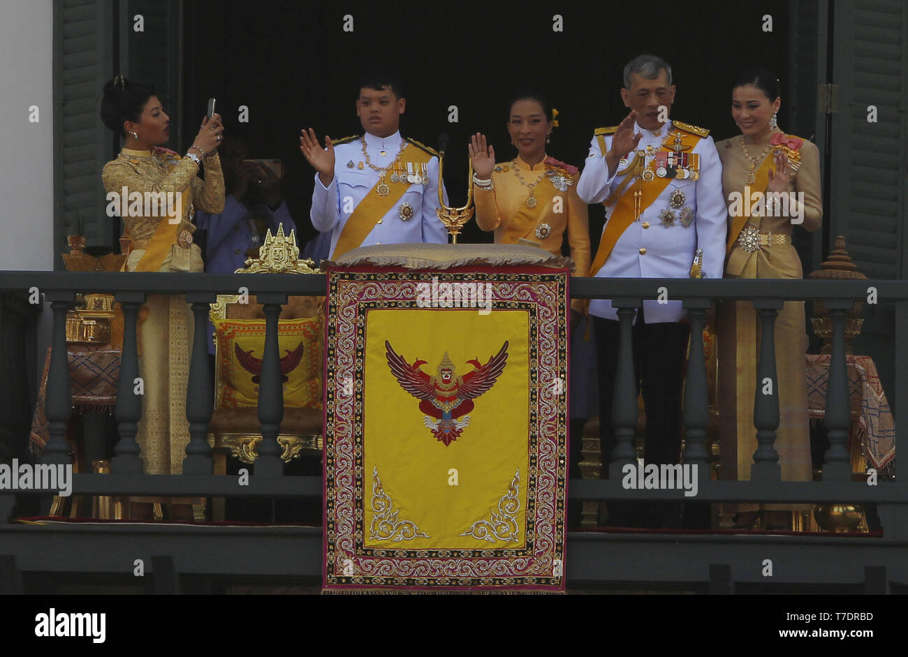 Thai royal family -Fotos und -Bildmaterial in hoher Auflösung – Alamy