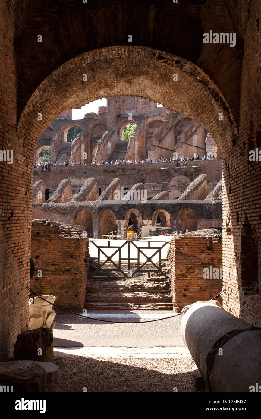 Kolosseum oder Coliseumalso wie dem flavischen Amphitheater, Rom ...