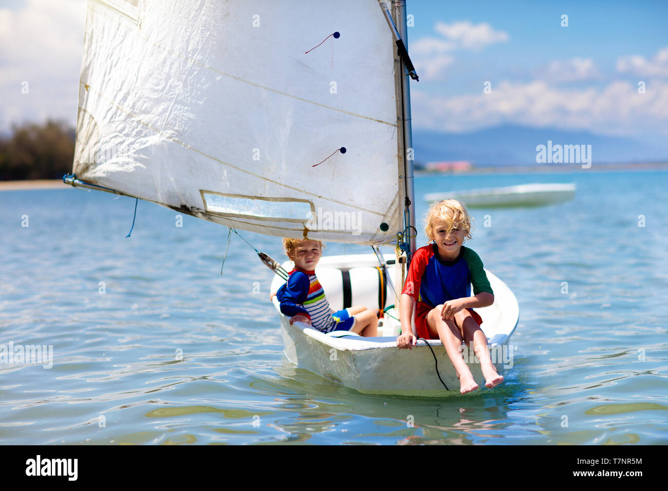 Segelboot Boot Segeln Schiff Segelschiff Großsegler Stockfotos und ...