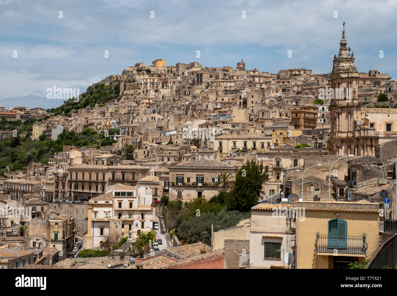 Altstadt mit Duomo di San Giorgio, Modica, Sizilien, Italien ...