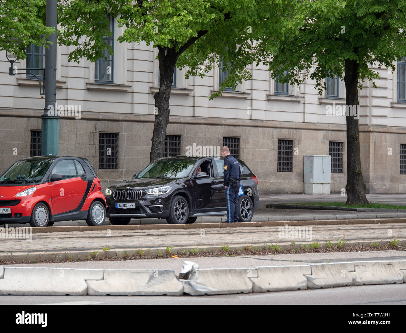Deutschland polizeiuniform blau -Fotos und -Bildmaterial in hoher ...