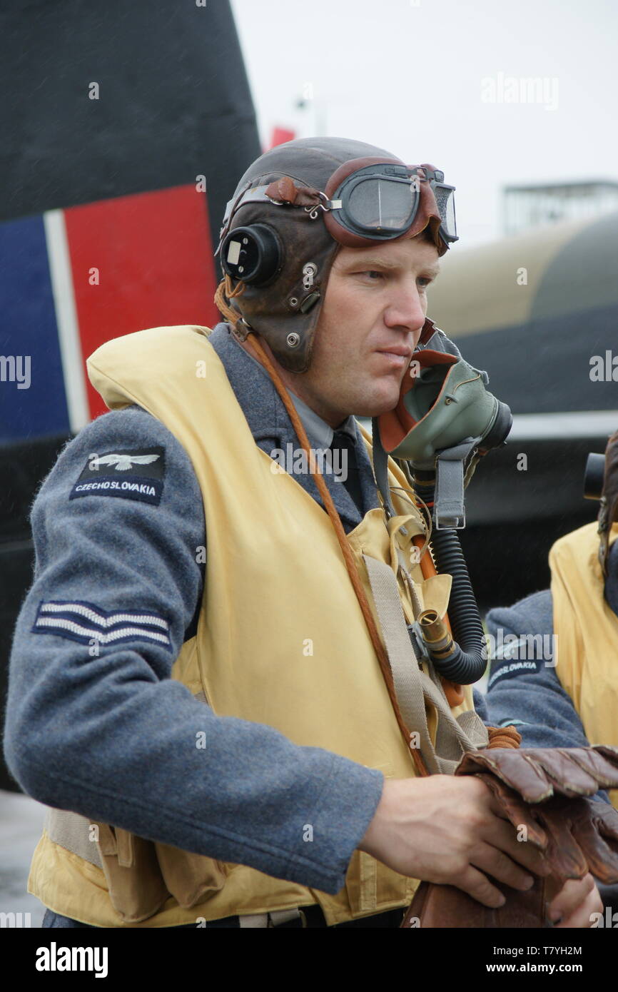 Ww2 lancaster bomber raf royal air force -Fotos und -Bildmaterial in ...