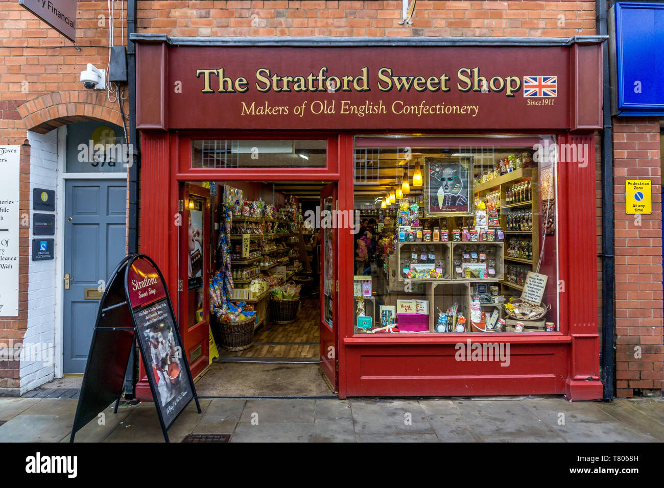 English sweet shop -Fotos und -Bildmaterial in hoher Auflösung – Alamy