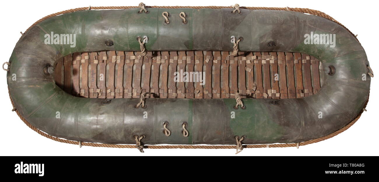 Ein Schlauchboot für Pioniere - Typ Floßsack 34 Aus mehrfarbigen ...