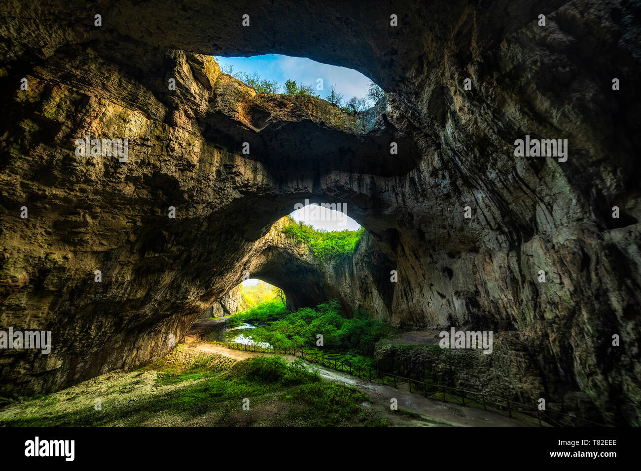 Dunkle Höhle Stockfotos und -bilder Kaufen - Alamy