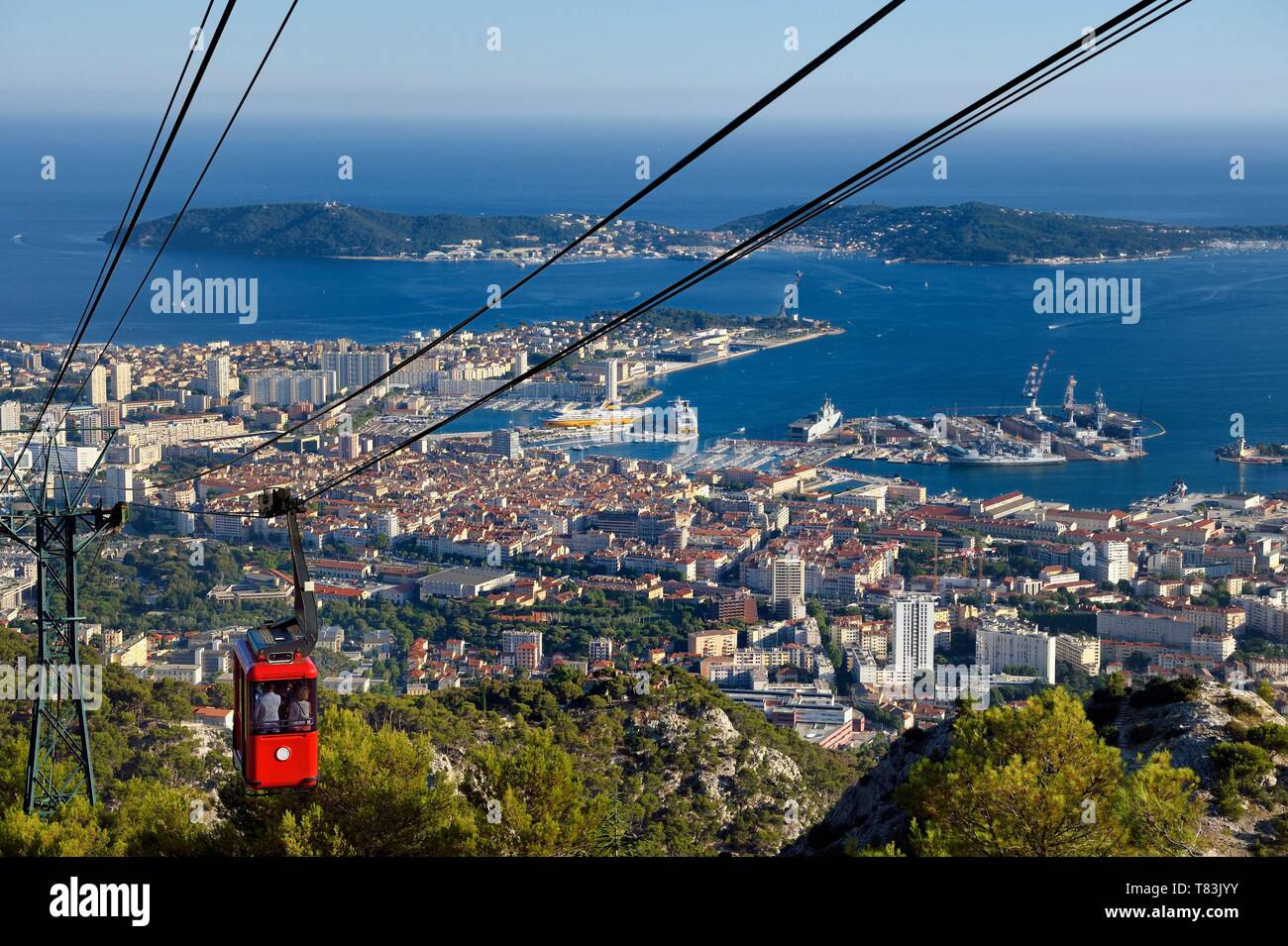 Auto fähre toulon -Fotos und -Bildmaterial in hoher Auflösung – Alamy