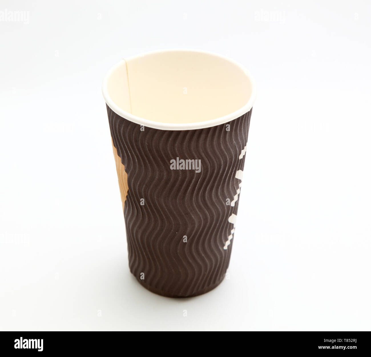 Cardboard cup -Fotos und -Bildmaterial in hoher Auflösung – Alamy