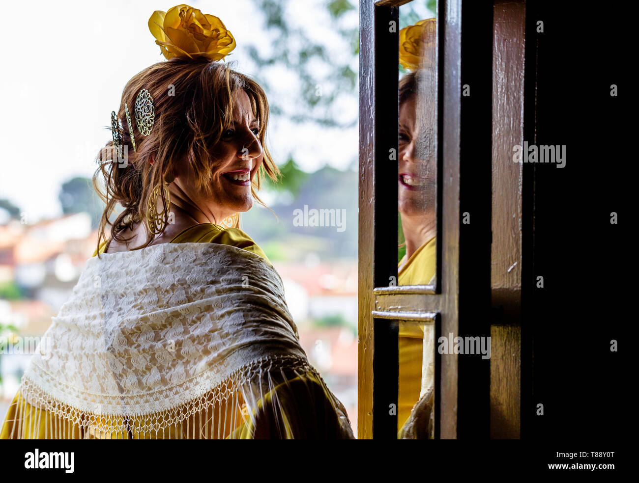 Spiegelung im glas -Fotos und -Bildmaterial in hoher Auflösung – Alamy