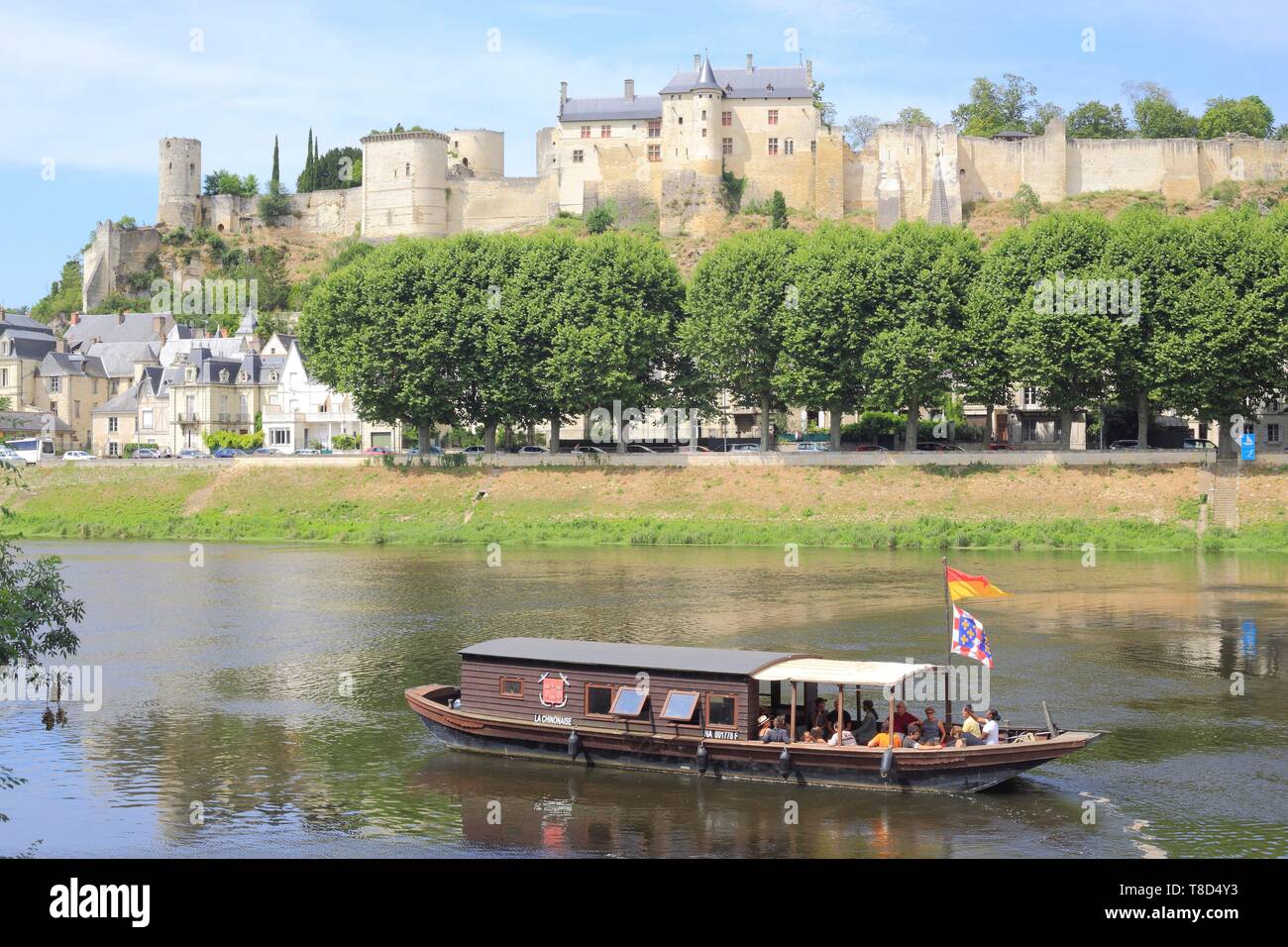 Flussboot toue cabanee -Fotos und -Bildmaterial in hoher Auflösung – Alamy