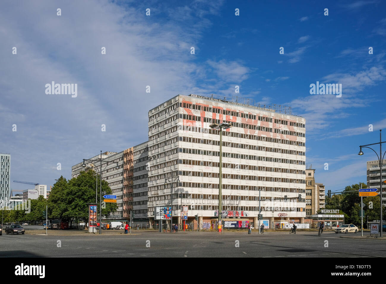 Das 1970 erbaute Haus der Statistik in Berlin-Mitte war das ehemalige ...