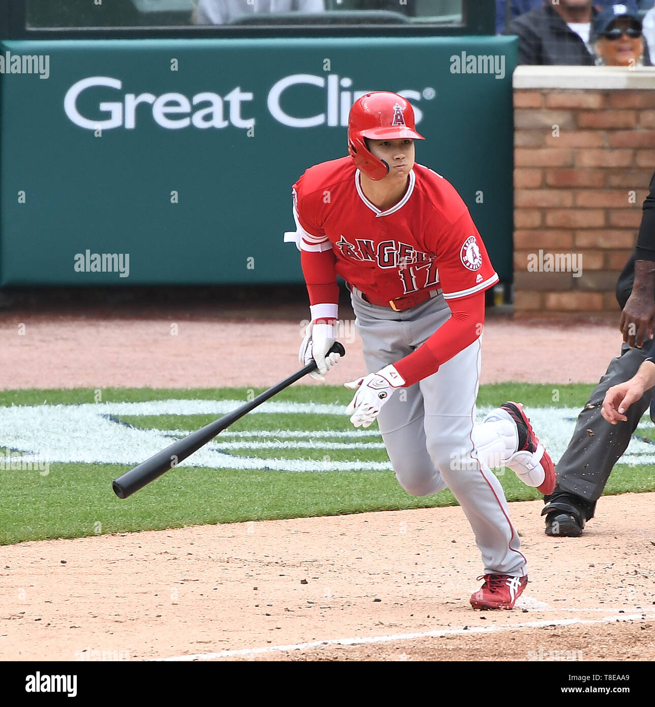 Los Angeles Engel Designated Hitter Shohei Ohtani läuft die erste Basis ...