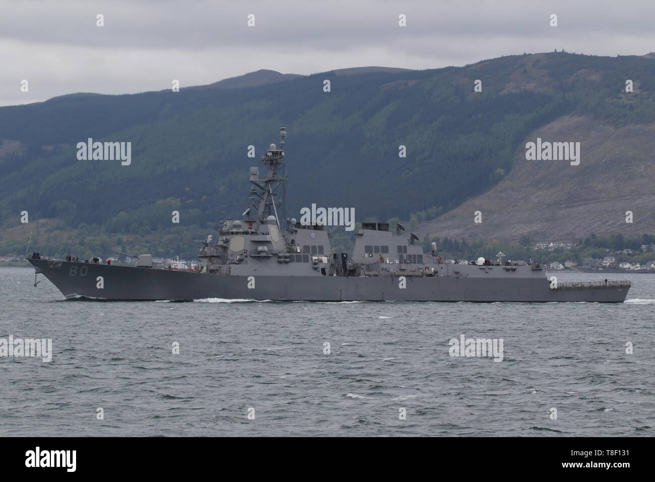 The guided missile destroyer uss roosevelt ddg 80 -Fotos und ...