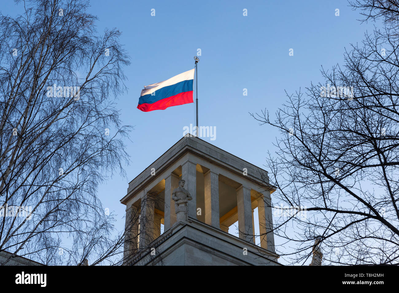 Russische botschaft berlin -Fotos und -Bildmaterial in hoher Auflösung ...