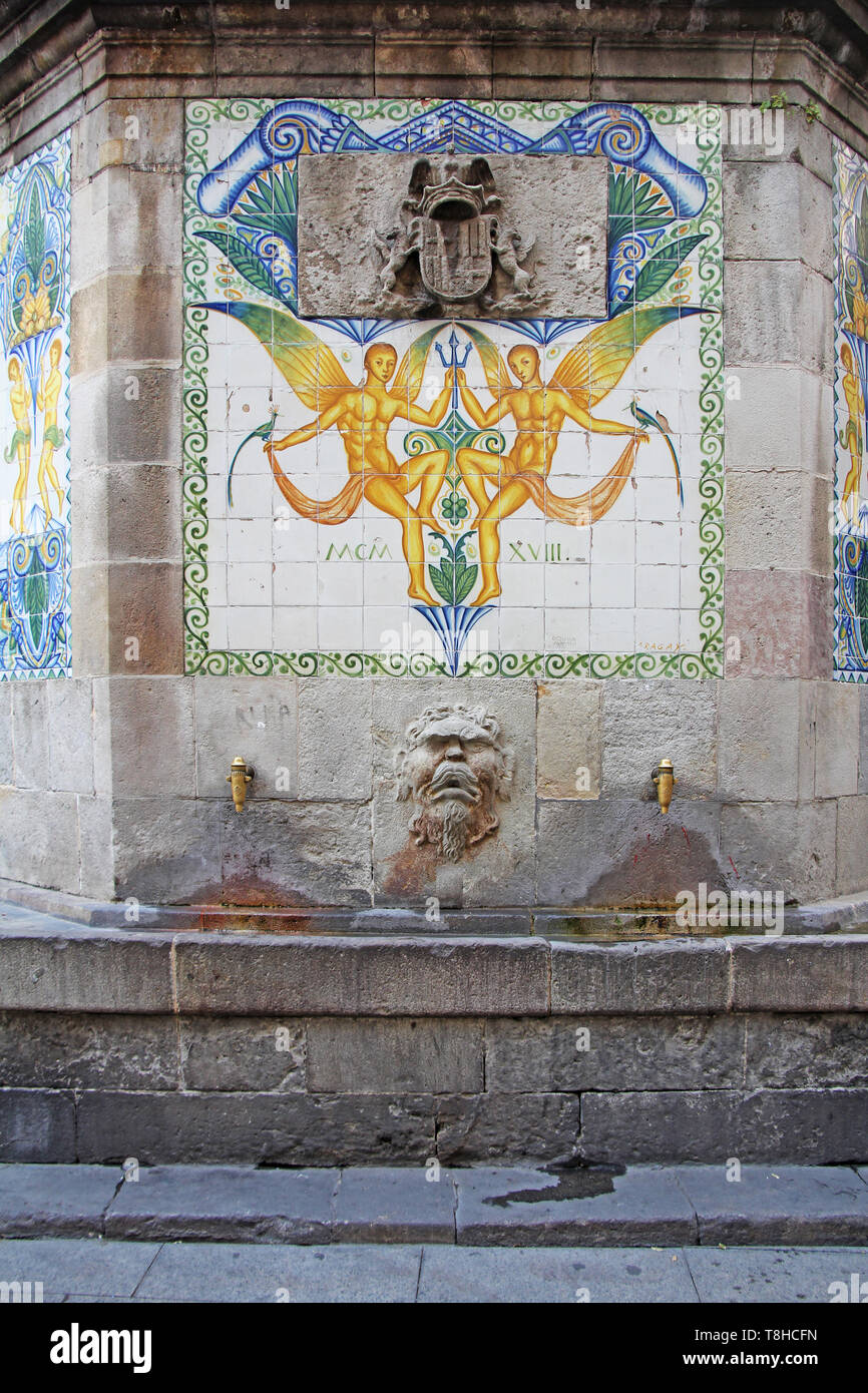 Traditioneller steintrinkbrunnen -Fotos und -Bildmaterial in hoher ...
