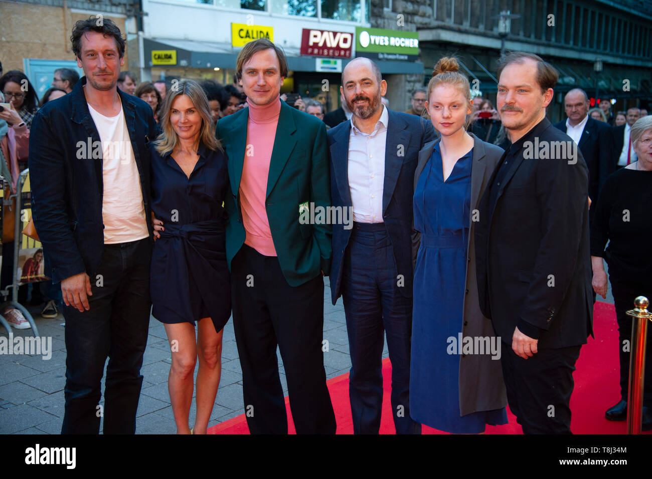 Von links: Hans LOEW, Niedrig, Schauspieler, Nele MUELLER-STOEFEN ...