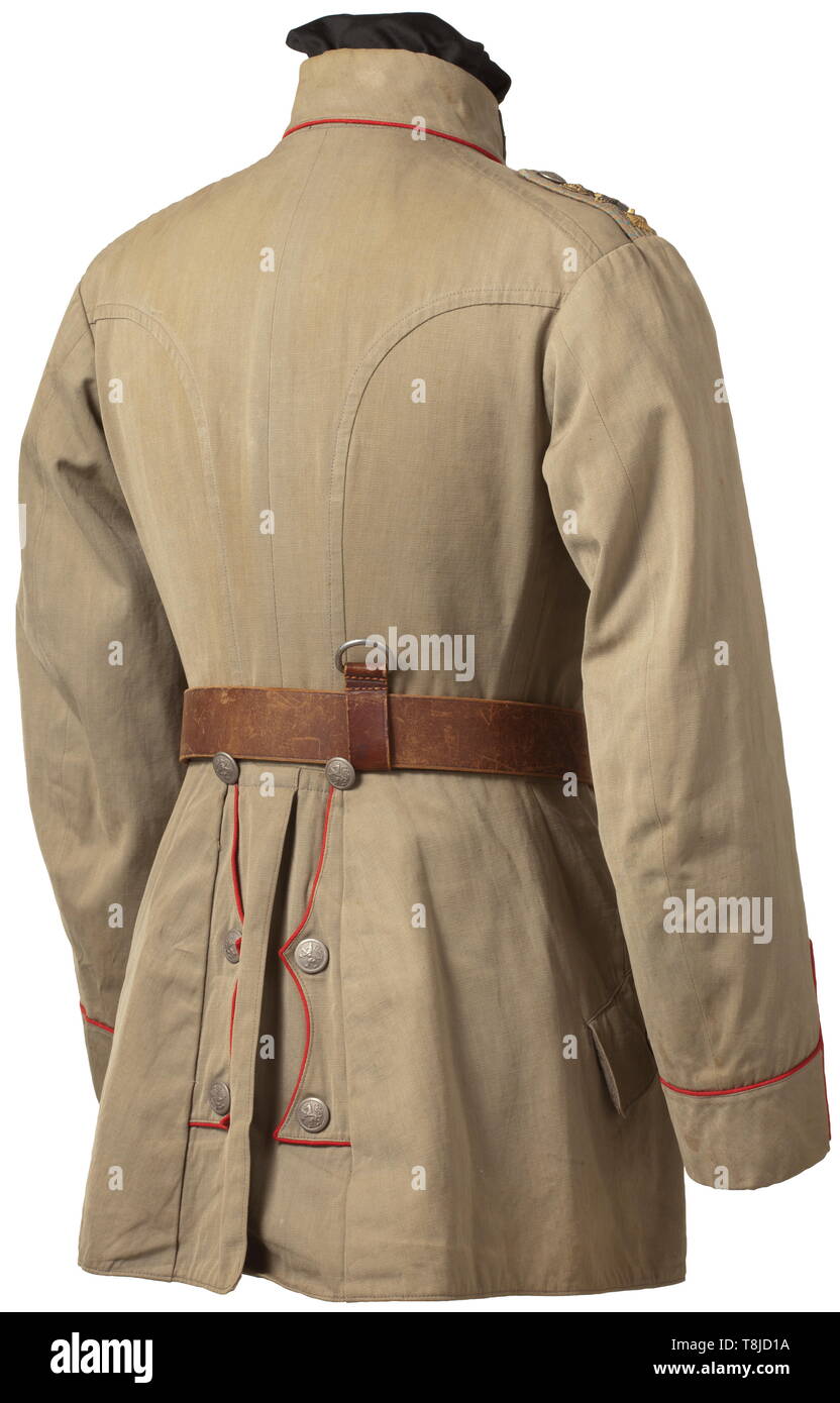 Rote und weiße uniform Stockfotos und -bilder Kaufen - Alamy