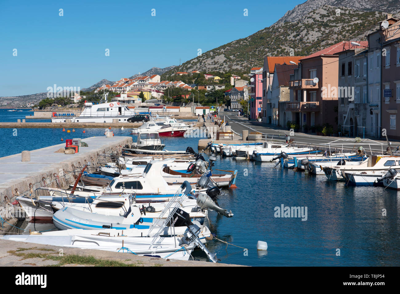 Kroatien, Kvarner Bucht, Karlobag, Hafen Stockfotografie - Alamy