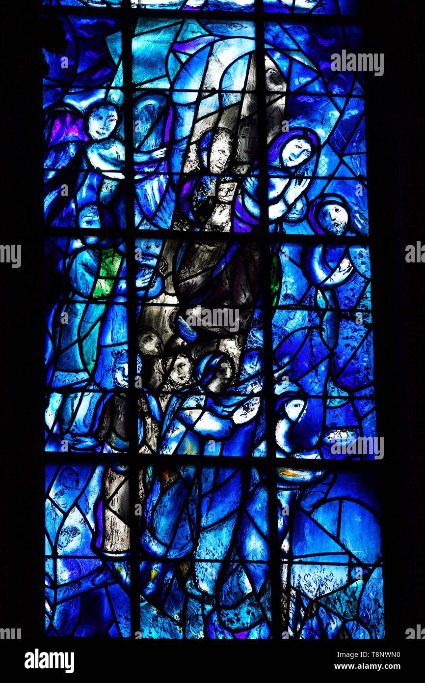 Reims cathedral stained glass marc chagall -Fotos und -Bildmaterial in hoher Auflösung - Seite 2 ...