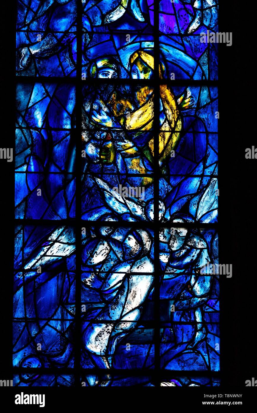 Reims cathedral stained glass marc chagall -Fotos und -Bildmaterial in hoher Auflösung - Seite 2 ...