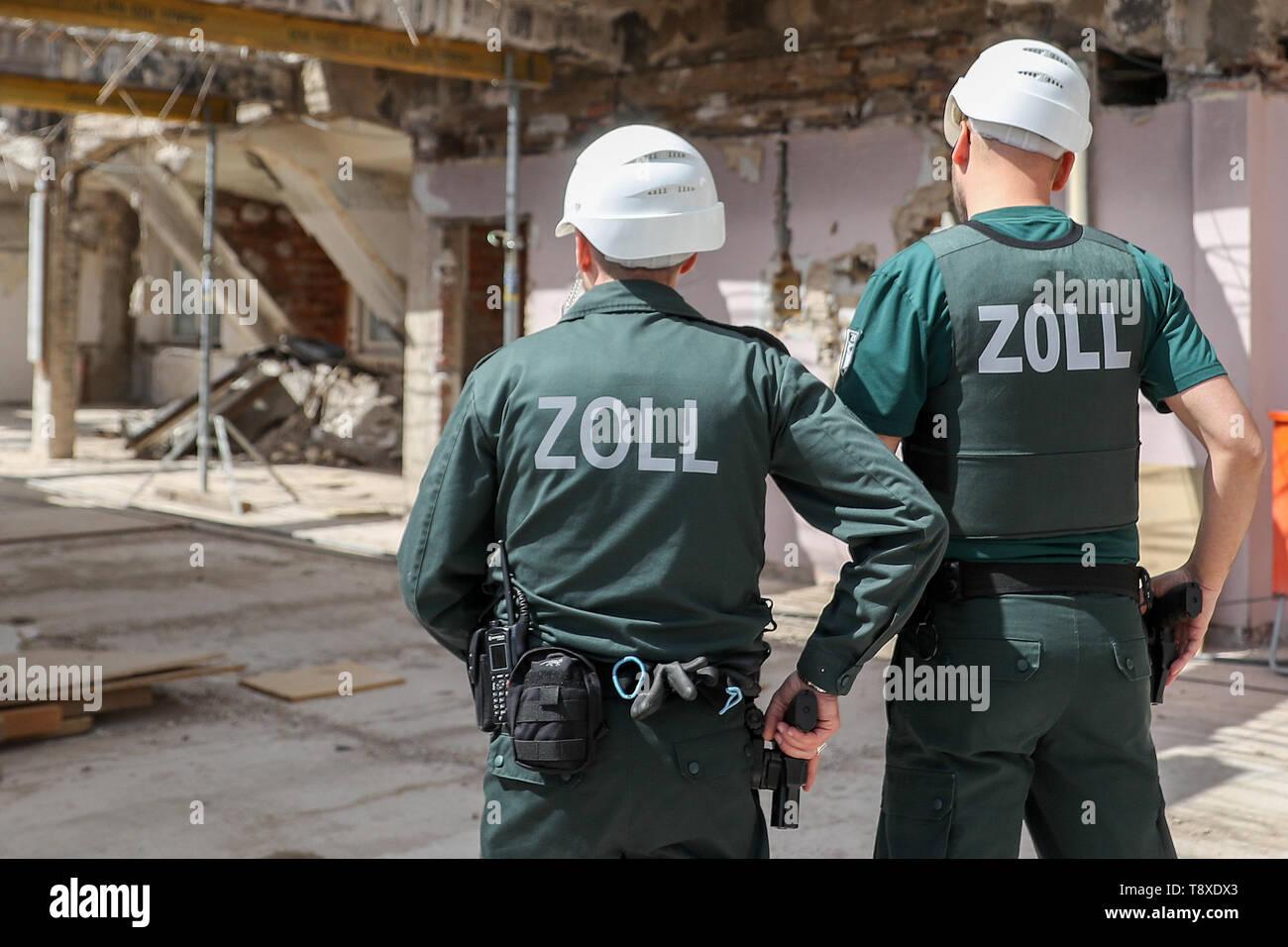 Zollbeamten in uniform deutschland -Fotos und -Bildmaterial in hoher ...