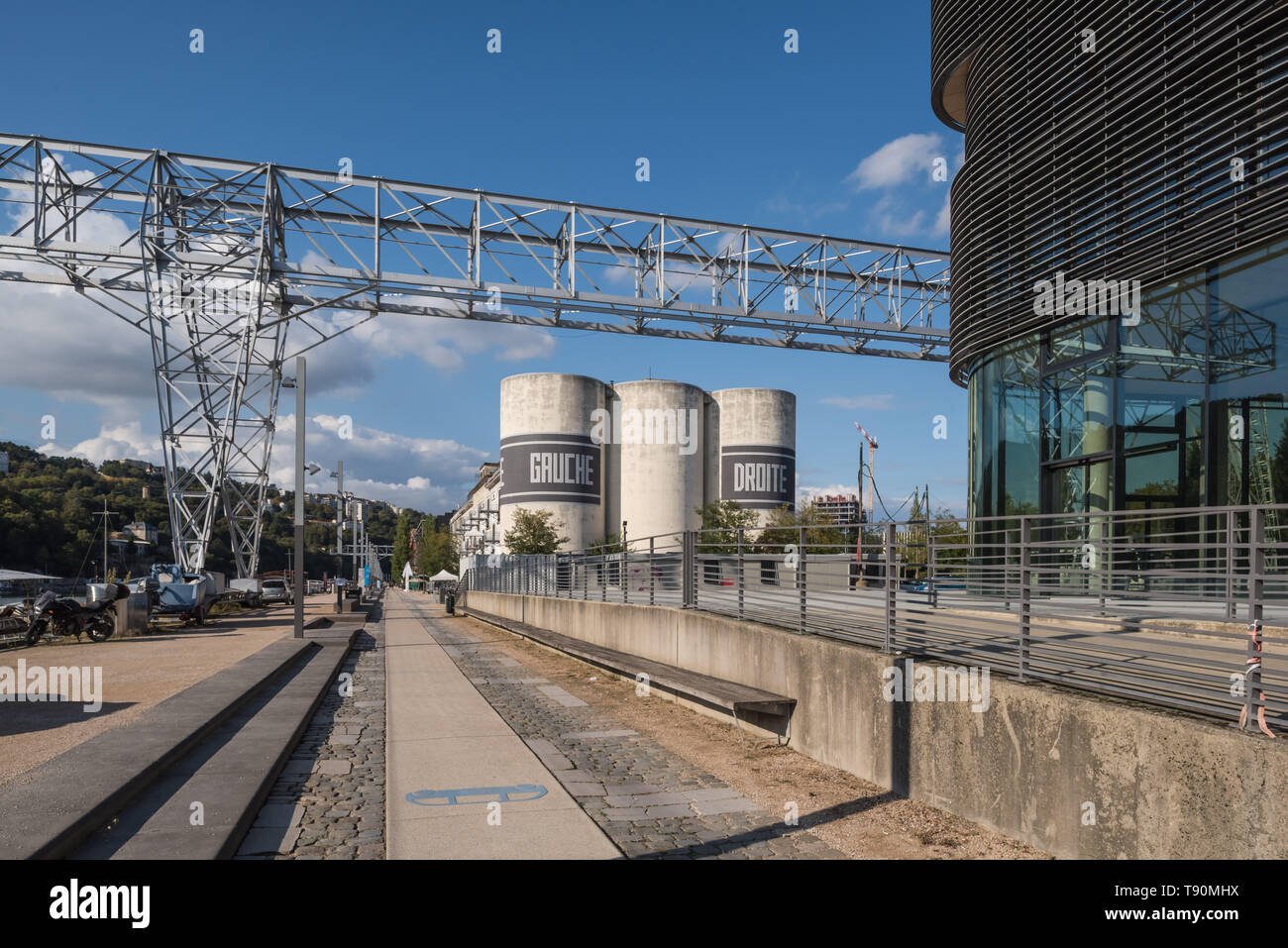 La Sucriere ist ein Töpfermarkt in Lyon am Ufer der Saône im Stadtteil ...