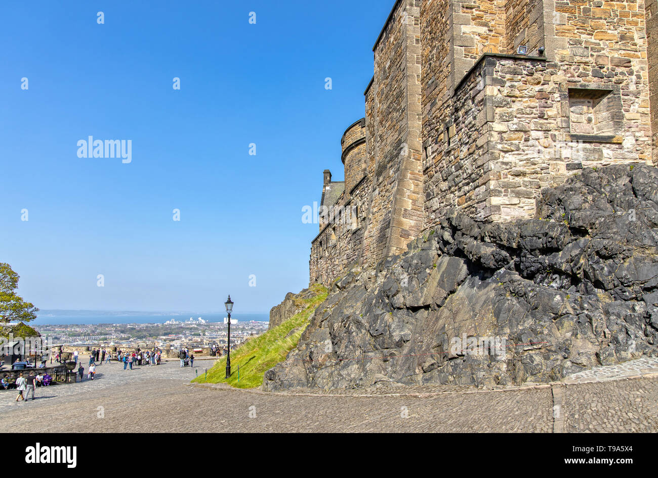 Edinburgh castle entrance gate -Fotos und -Bildmaterial in hoher ...