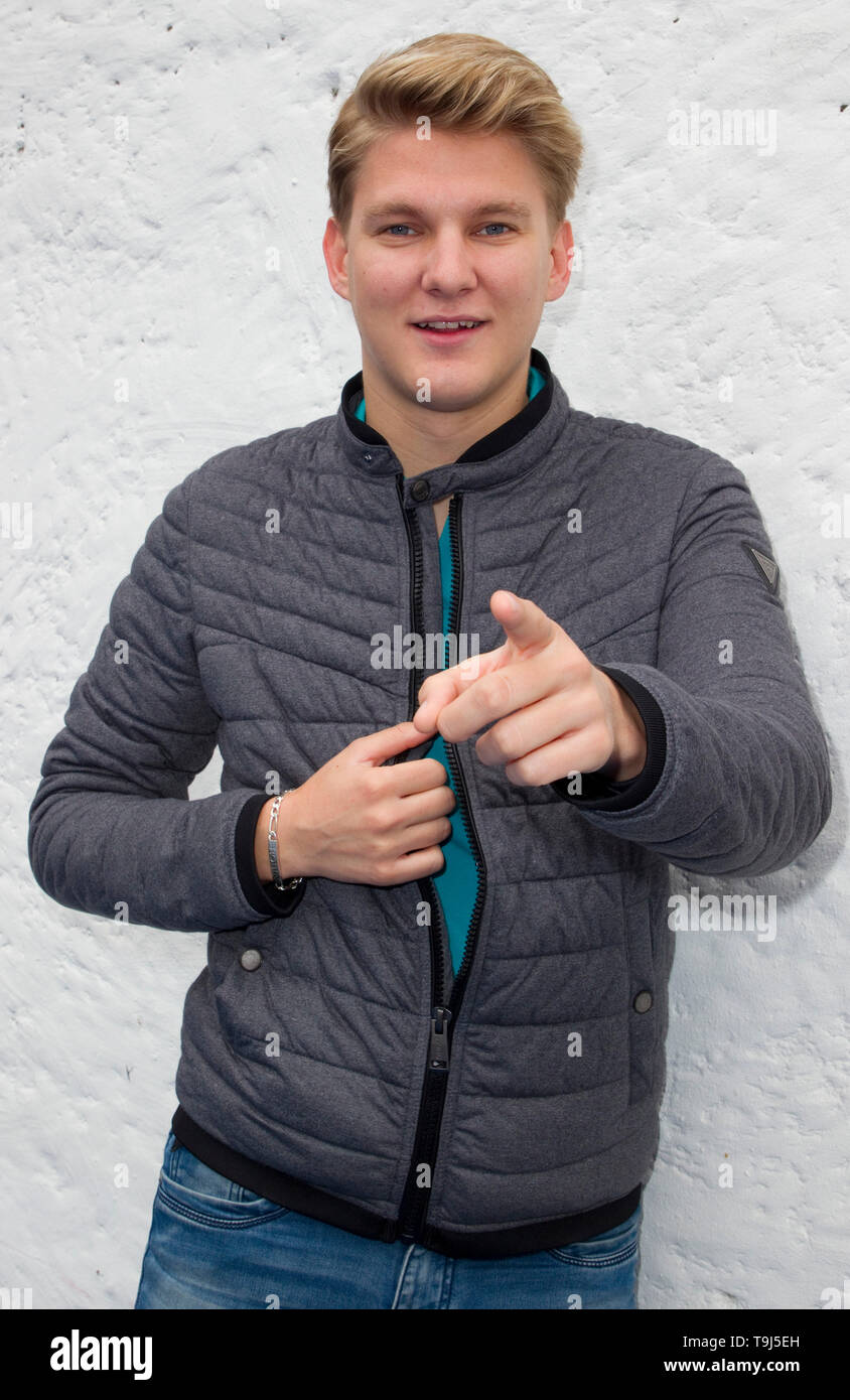 Robin leon -Fotos und -Bildmaterial in hoher Auflösung – Alamy