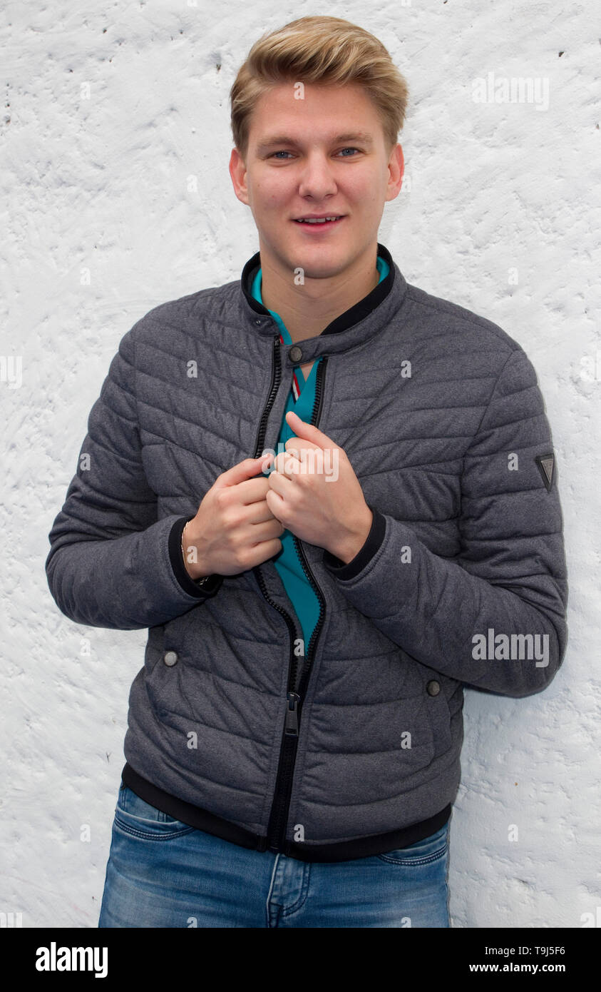 Robin leon -Fotos und -Bildmaterial in hoher Auflösung – Alamy