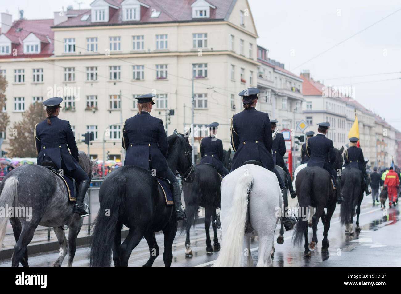 Berittene Polizei der Tschechischen Republik auf Militärparade in Prag ...