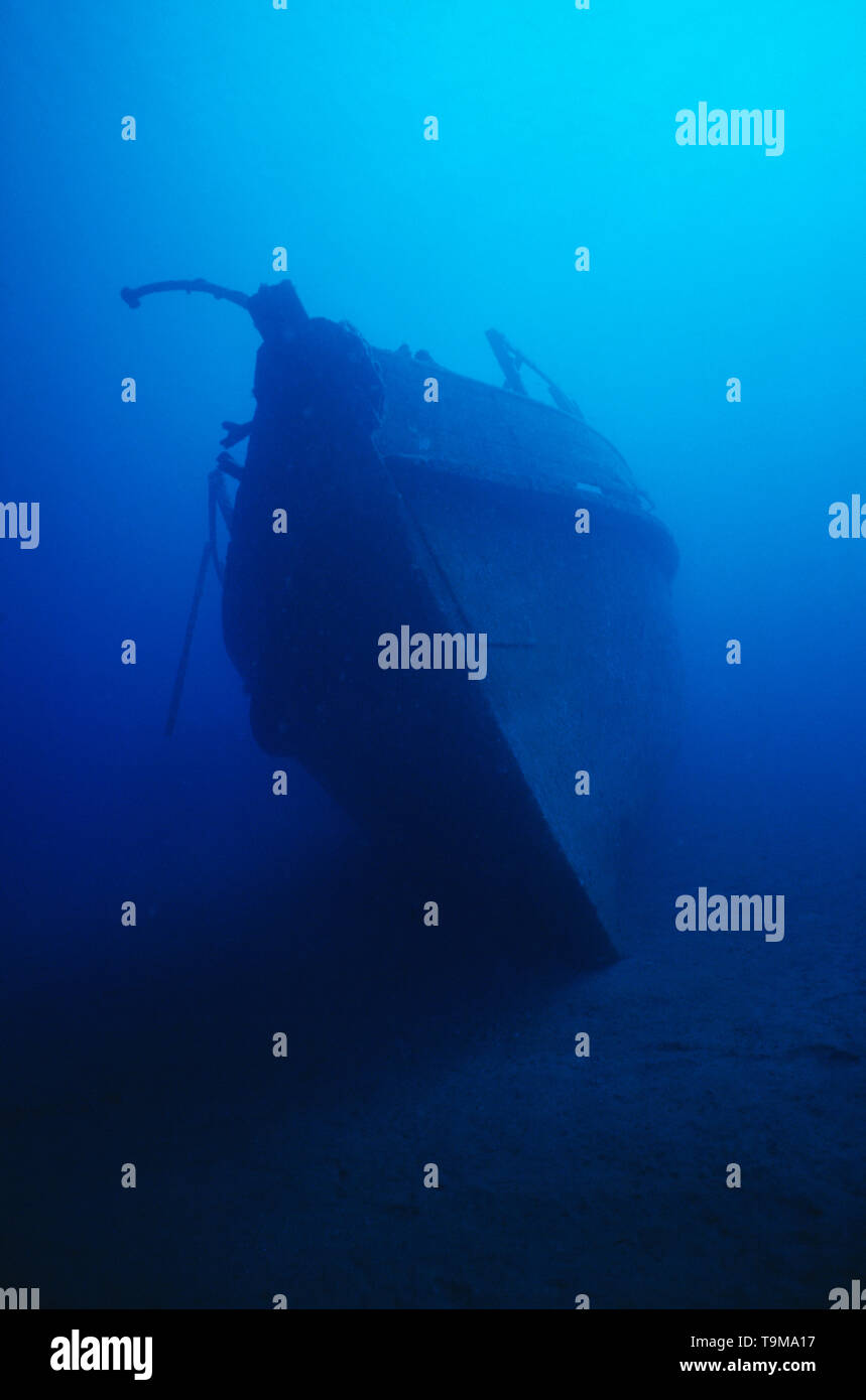 Ship wreck bottom of the ocean -Fotos und -Bildmaterial in hoher ...