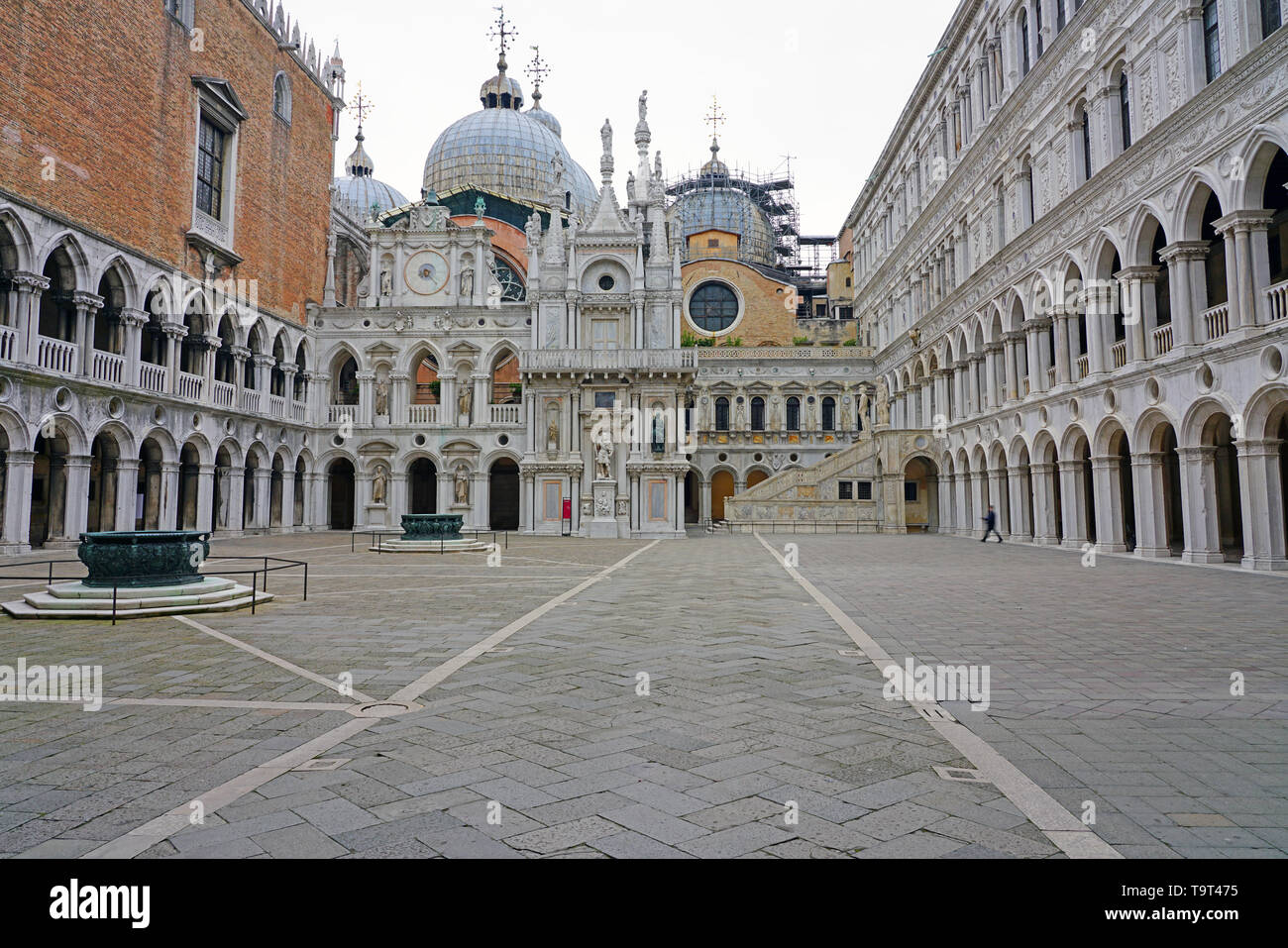 Palazzo veneziano gotico -Fotos und -Bildmaterial in hoher Auflösung – Alamy