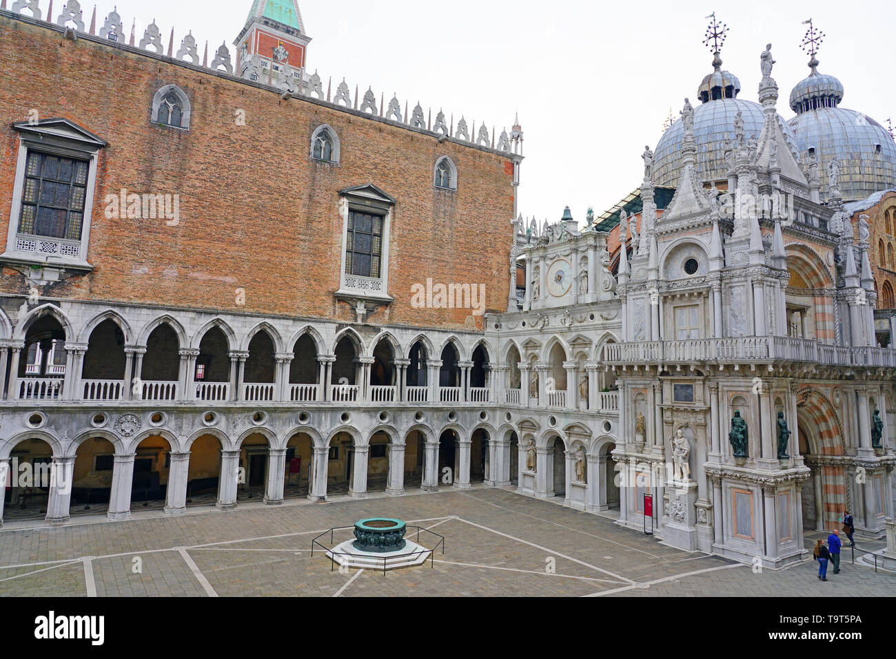 Palazzo veneziano gotico -Fotos und -Bildmaterial in hoher Auflösung – Alamy