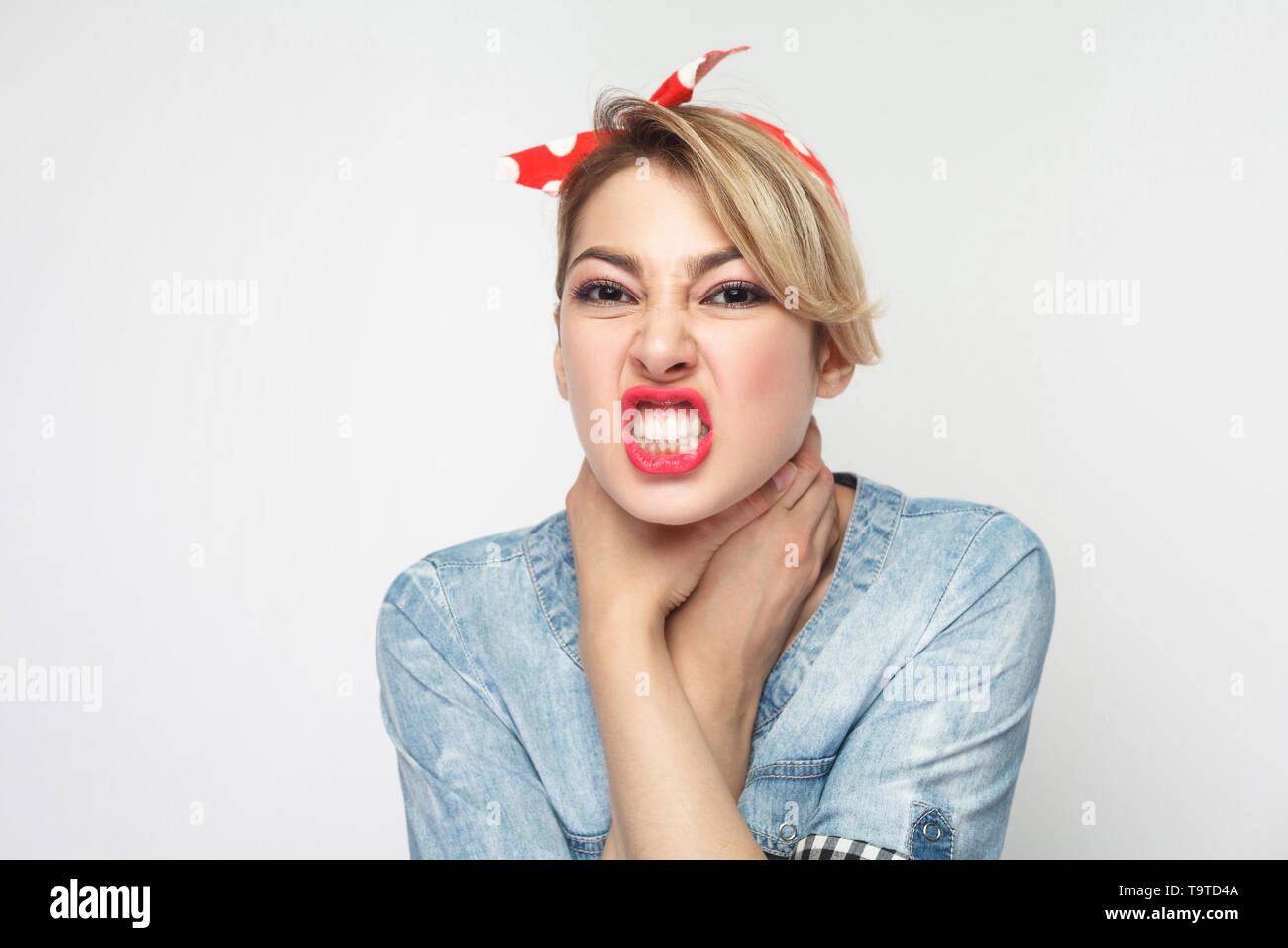 Strangle Neck Stockfotos & Strangle Neck Bilder - Alamy