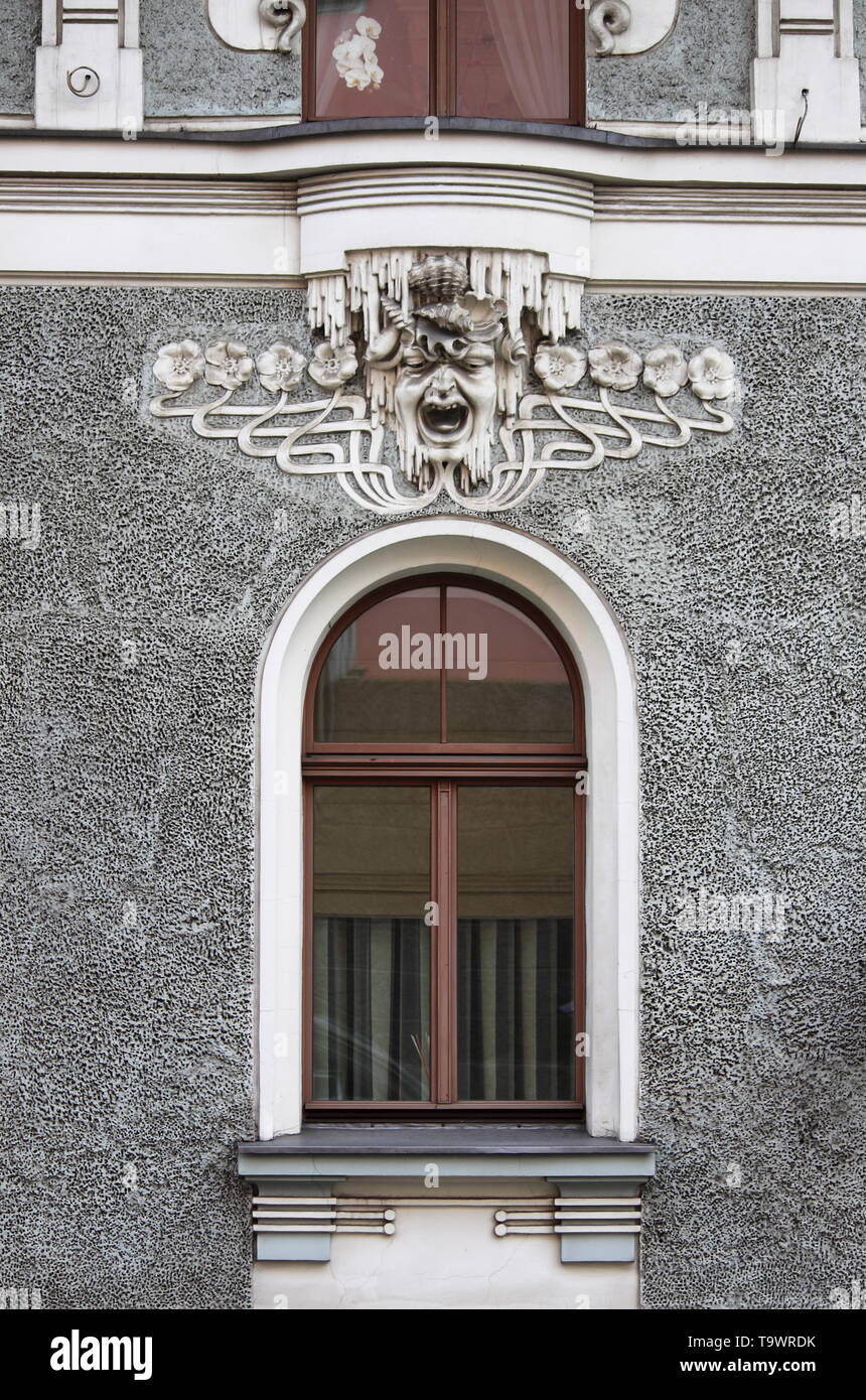 Jugendstil fenster -Fotos und -Bildmaterial in hoher Auflösung – Alamy