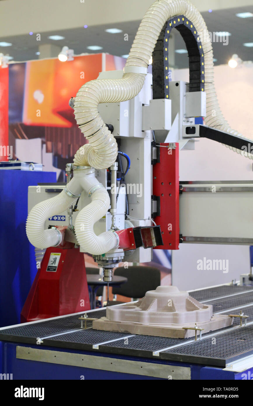 CNC-Fräsmaschine. Maschine für hochwertige Fräsen und Gravieren ... CNC-Fräsmaschine. Maschine für hochwertige Fräsen und Gravieren ...