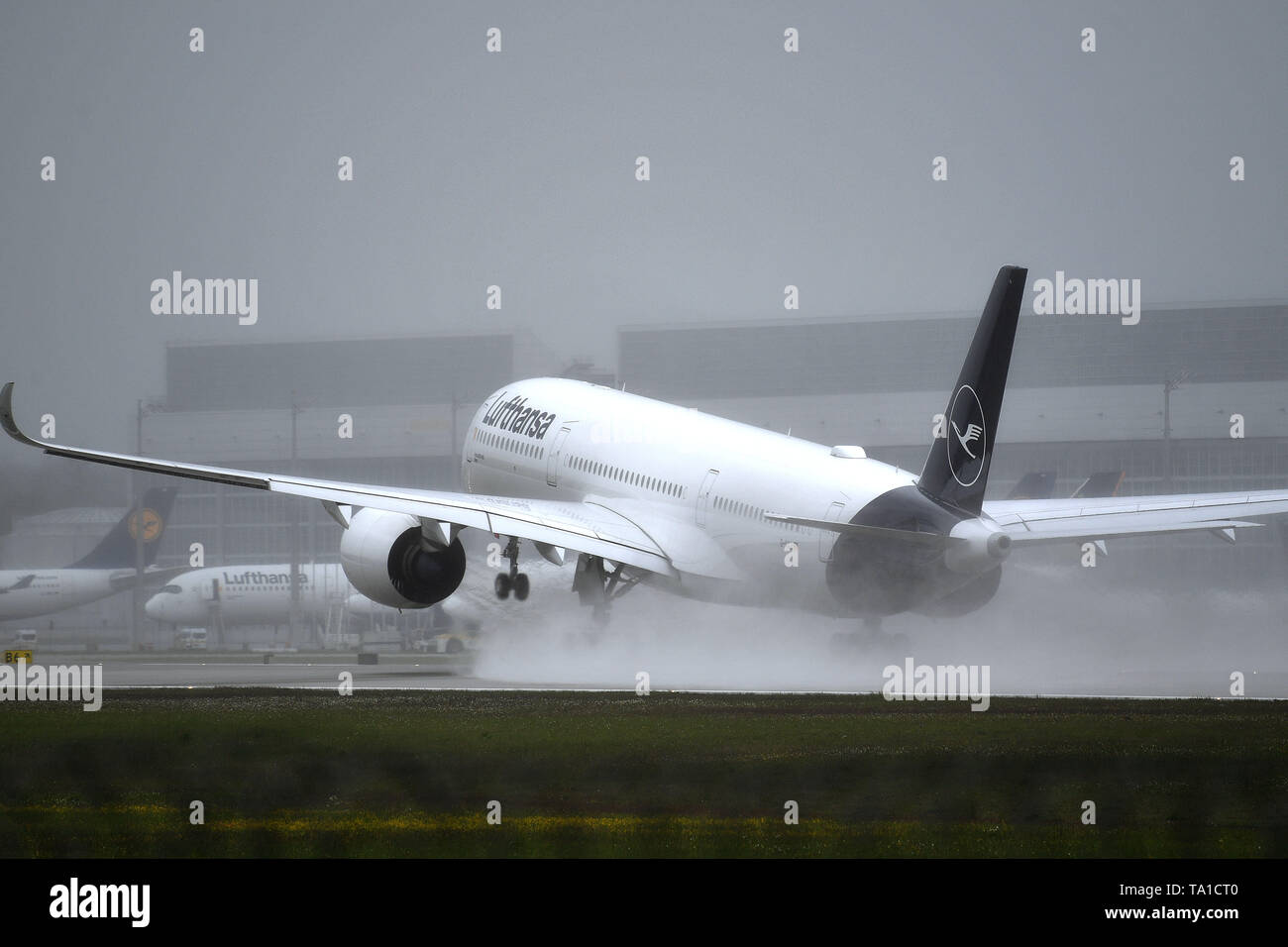 München, Deutschland. 21 Mai, 2019. D-AIXJ - Airbus A 350-941 ...
