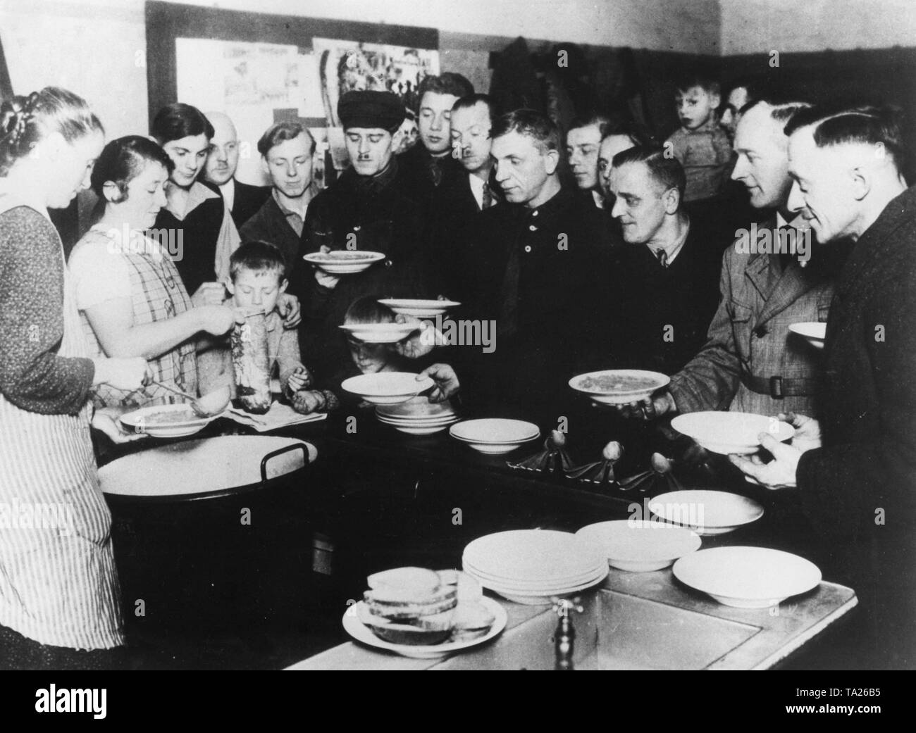 Soup kitchen unemployed great depression -Fotos und -Bildmaterial in ...