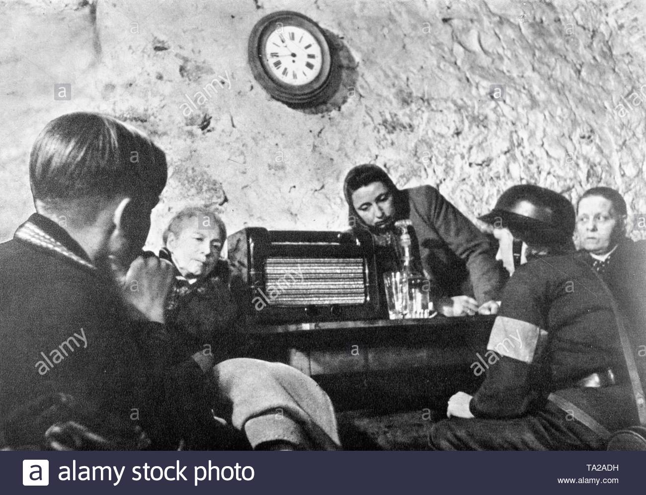 Radio Listener Stockfotos und -bilder Kaufen - Alamy